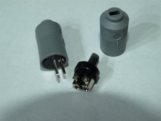 2 PIN DIN SPEAKER PLUG - Quality Dream Audio