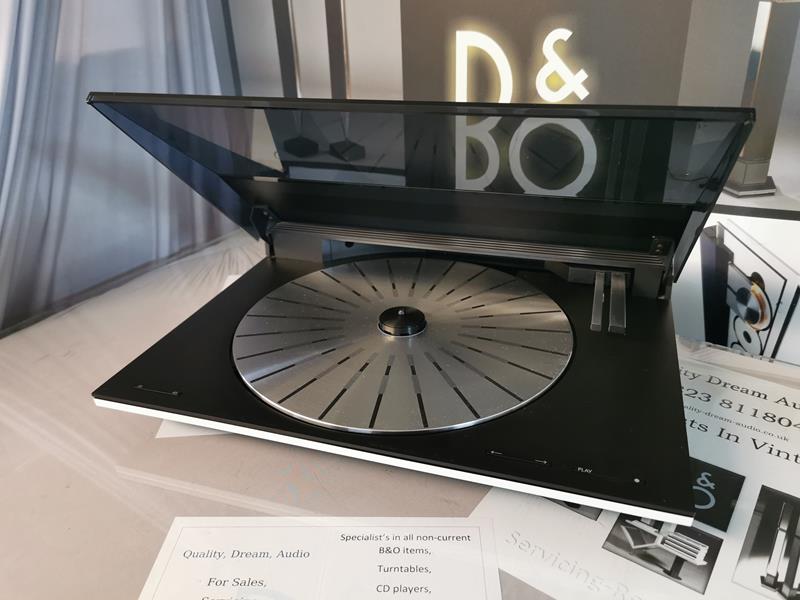 BEOGRAM 4500 TURNTABLE - Quality Dream Audio