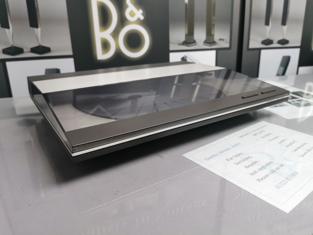 BEOGRAM 3300 TURNTABLE - Quality Dream Audio